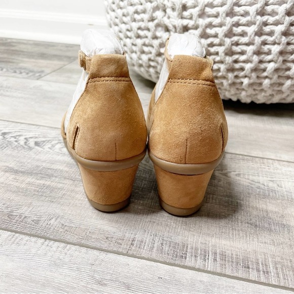 Earth | Shoes | Earth Curvet Leather Wedge Heel Sandals Biscuit Tan ...